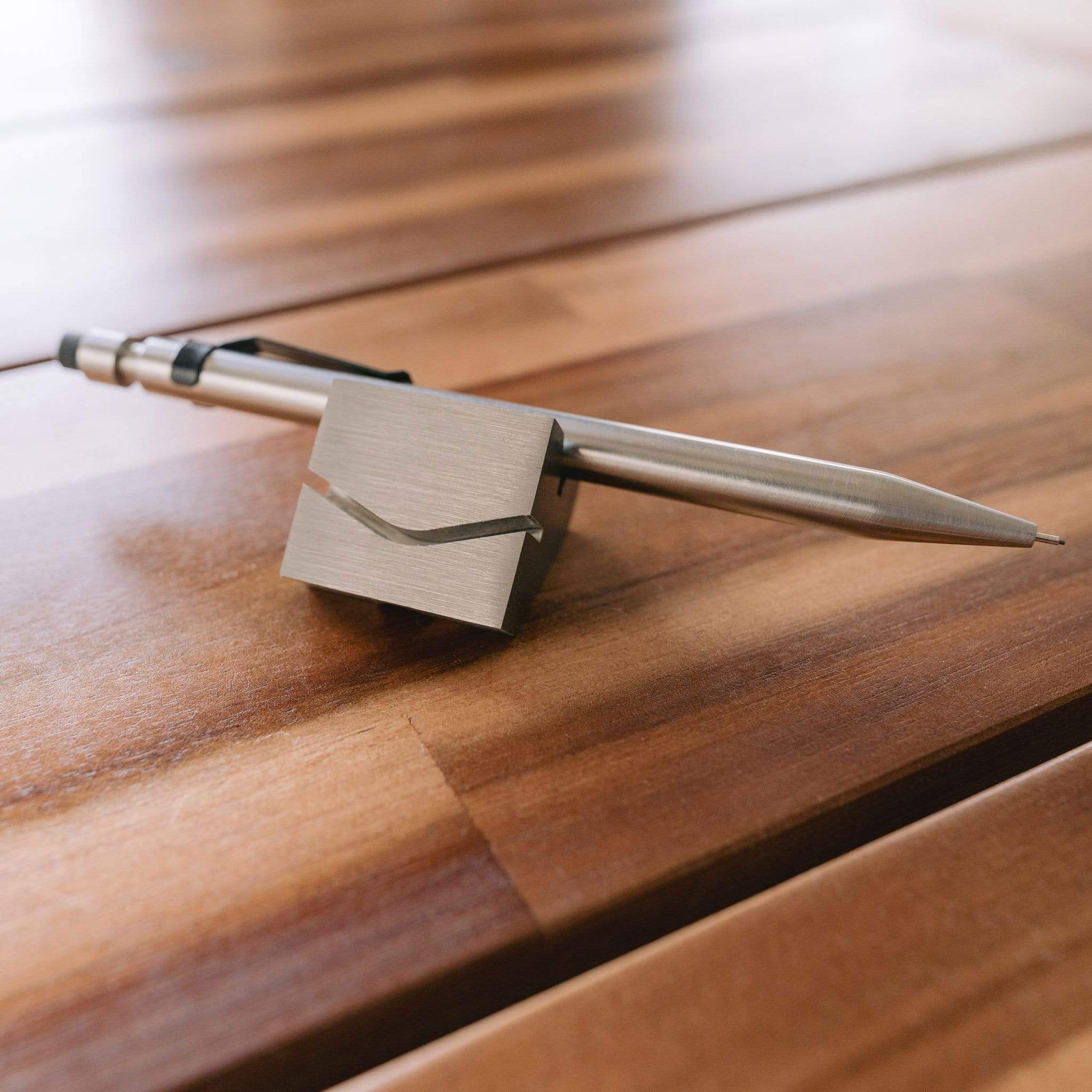 The Horizontal Stand - Modern Fuel